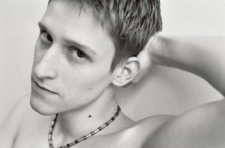 Edward Snowden Was A MALE MODEL? - TheCount.com