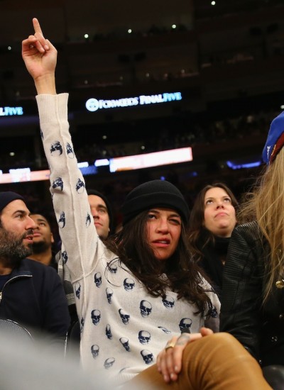 Fast & Furious Michelle Rodriguez DRUNK At KNICKS GAME - TheCount.com
